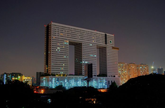 At the Heart of ‘RATCHAYOTHIN’ - Urban Creature