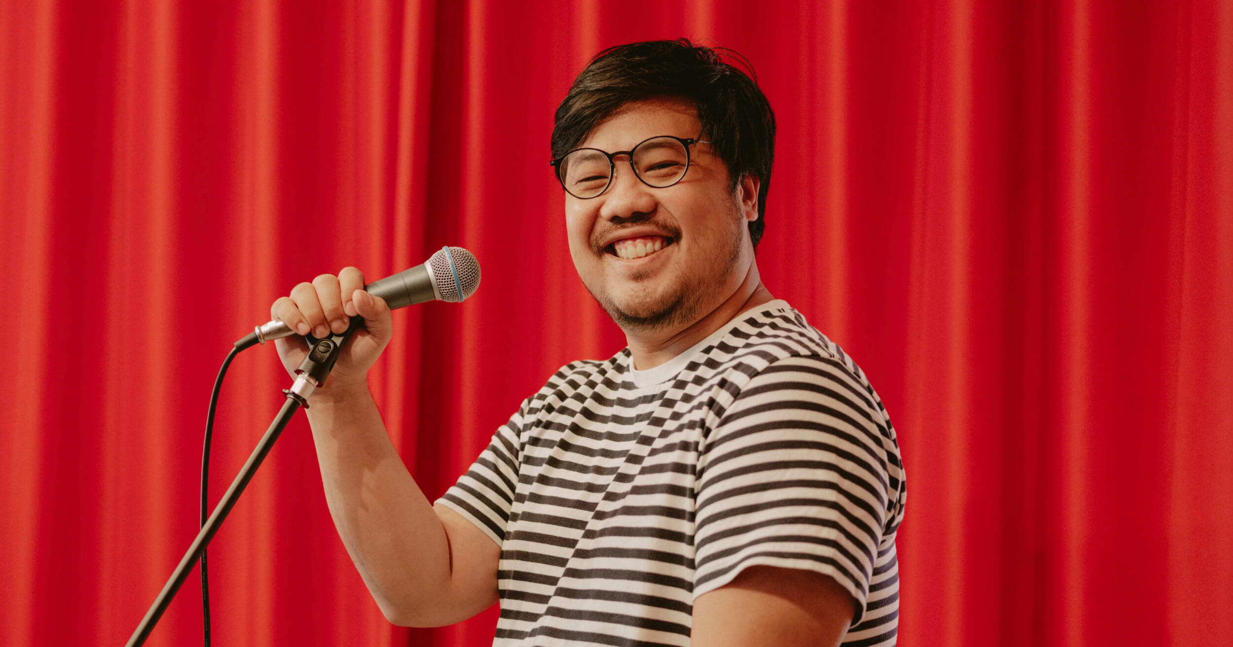 A Katanyu Comedy Club คลับของคนรักเสียงหัวเราะ - Urban Creature