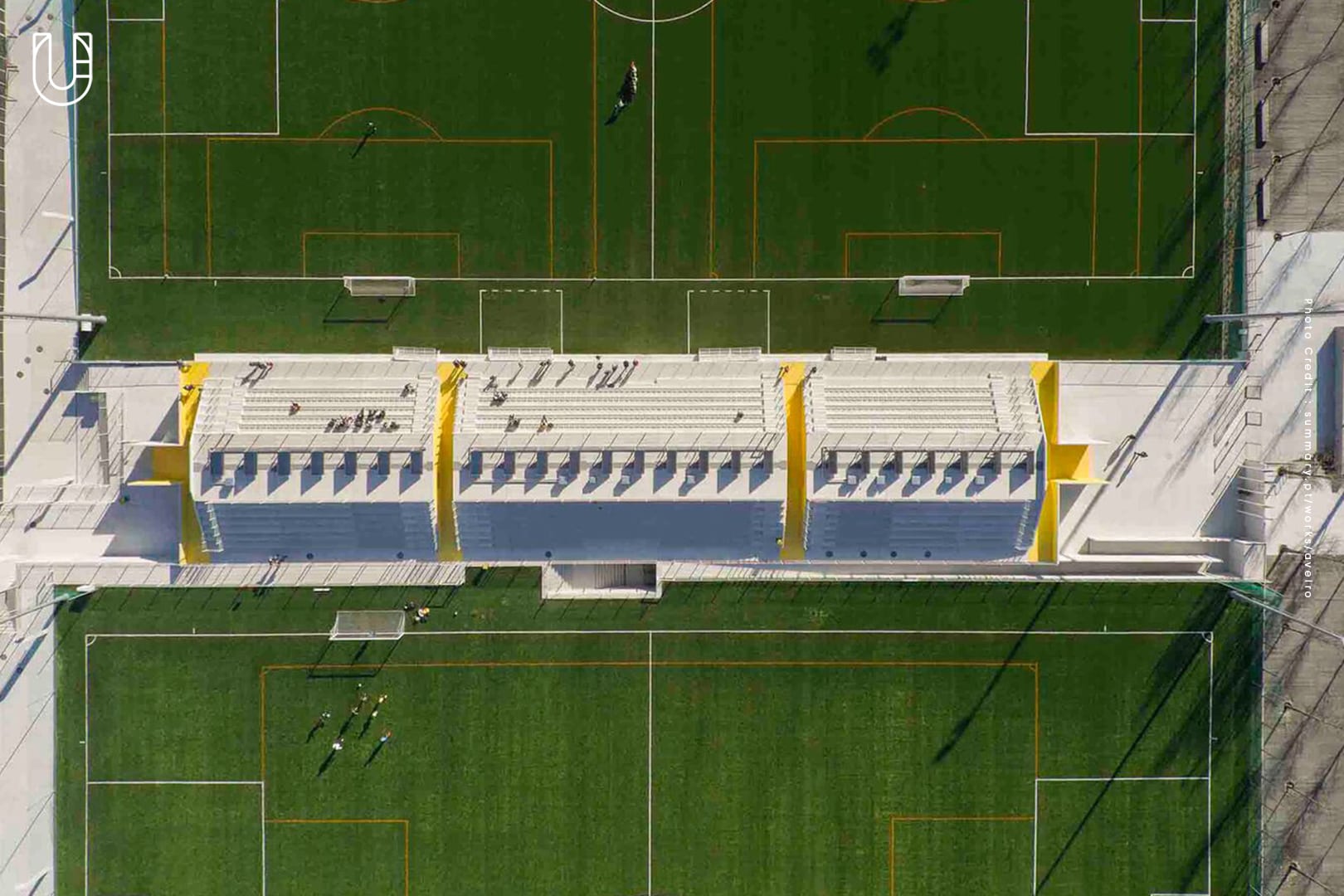 Grandstand Building สนามกีฬาฟุตบอลเด็กในโปรตุเกส - Urban Creature