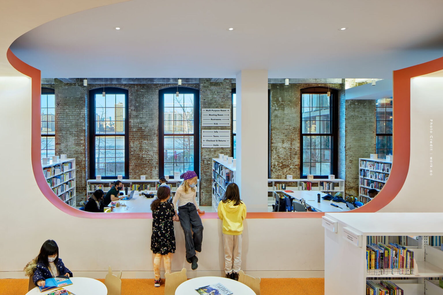 Adams Street Library ห้องสมุดสาธารณะใน New York - Urban Creature