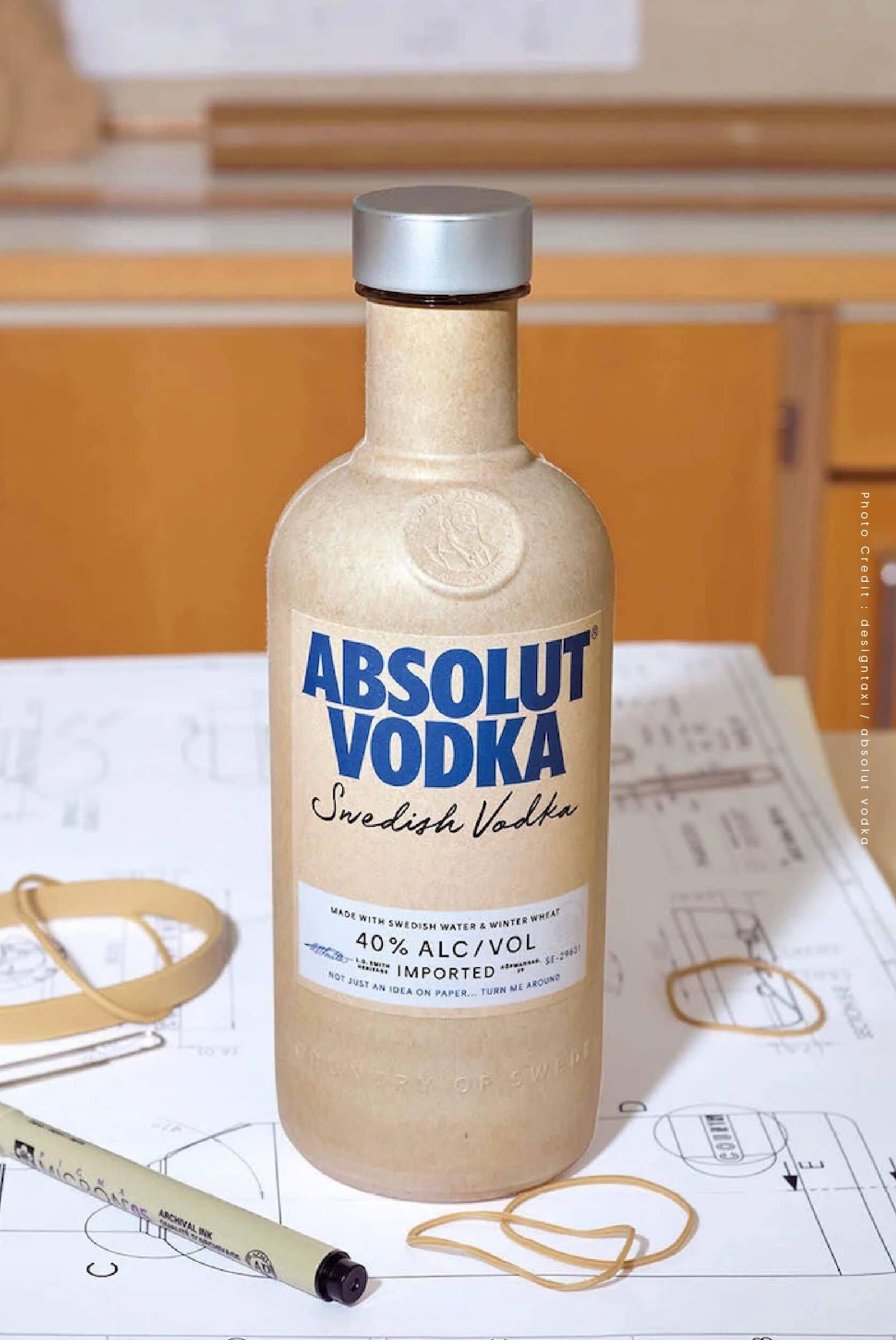 Absolut Vodka ออกแบบขวดกระดาษ - Urban Creature