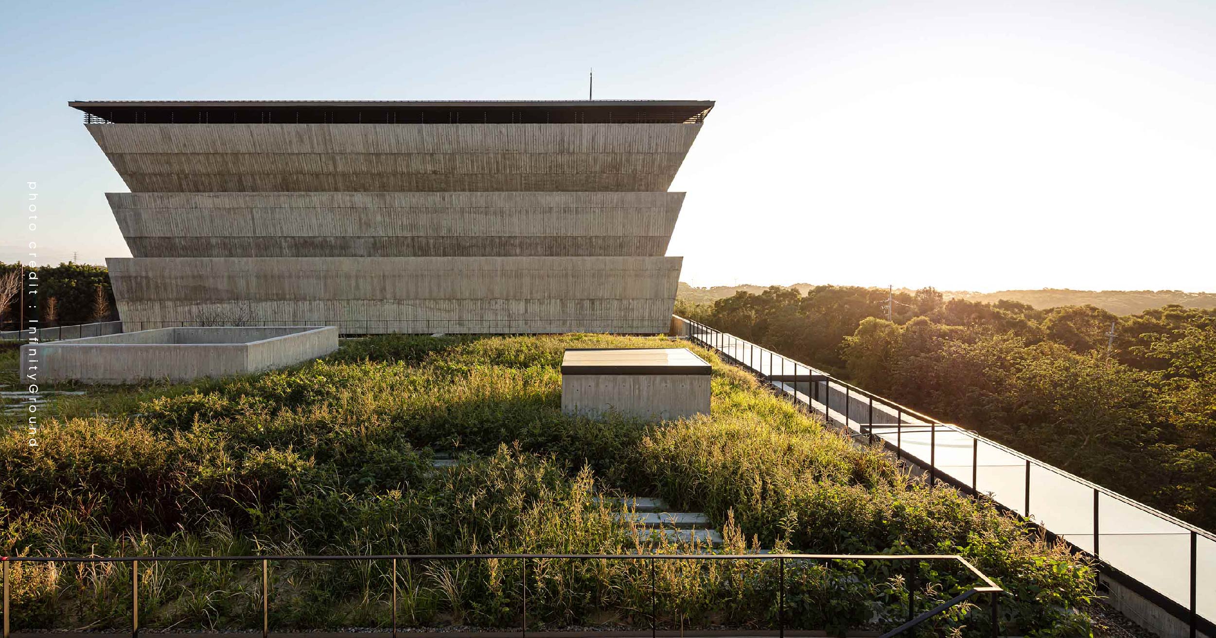 นิทรรศการ Infinity Ground 18ก.ค.-6ส.ค. หอศิลปฯ - Urban Creature