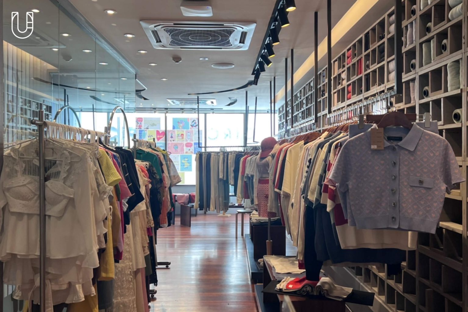 ‘Hangles’ ศูนย์รวมเสื้อผ้ามือสอง - Urban Creature